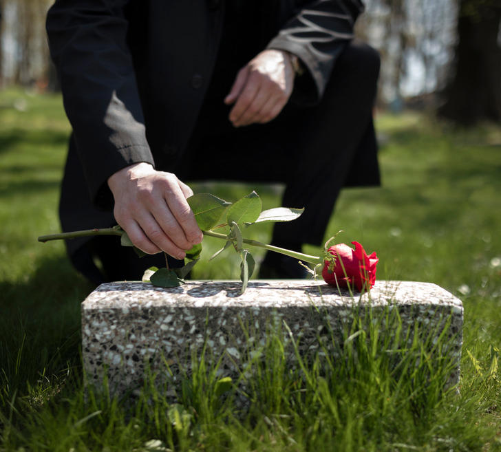 10 moments where kindness didn’t argue—it acted