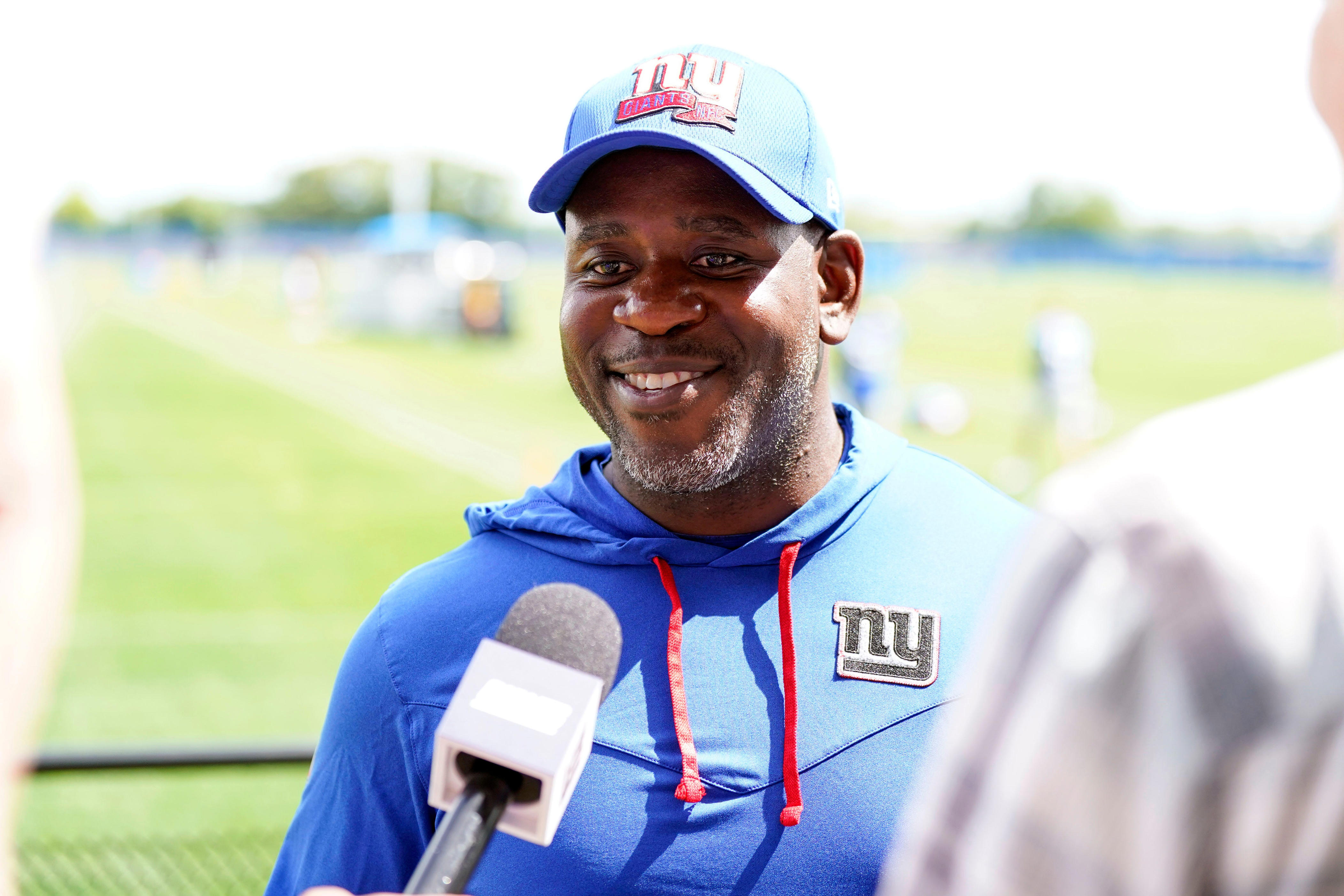 Buffalo Bills hiring New York Giants inside LB coach John Egorugwu