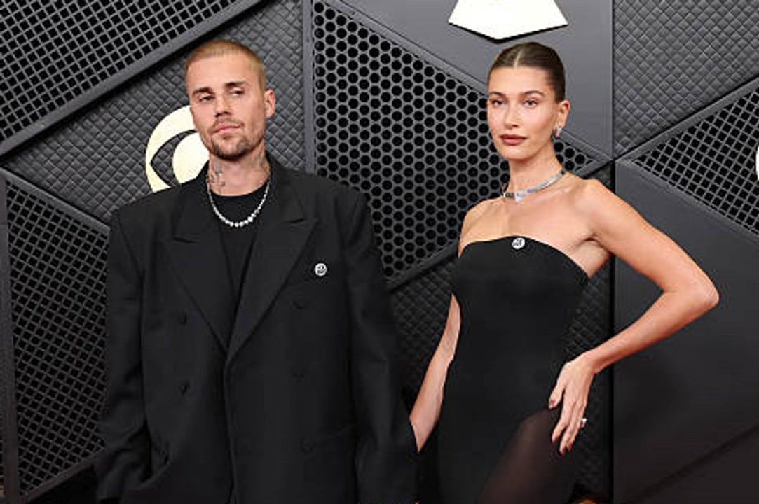 Lip reader claims Bieber snapped at Hailey