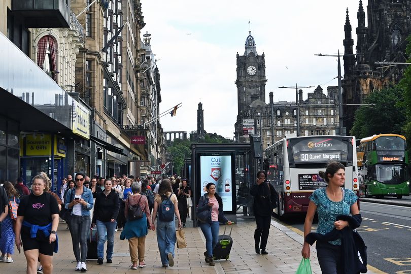 Major retailer to close all stores and cut jobs putting Scottish branch ...