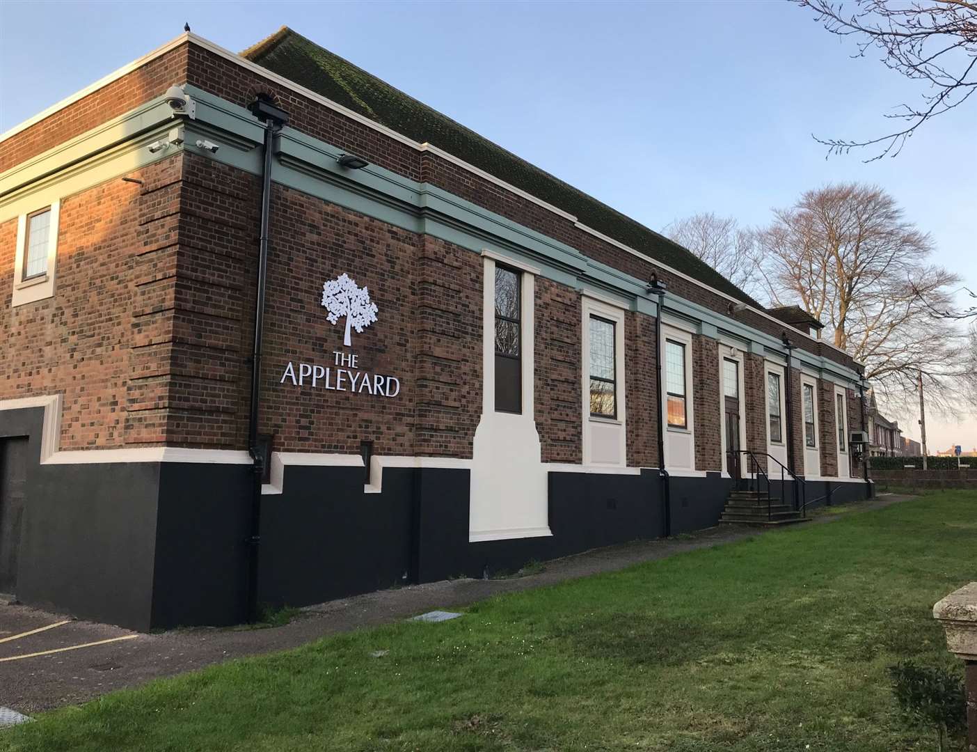 The Appleyard Social Club and Bar in Sittingbourne up for sale after ...
