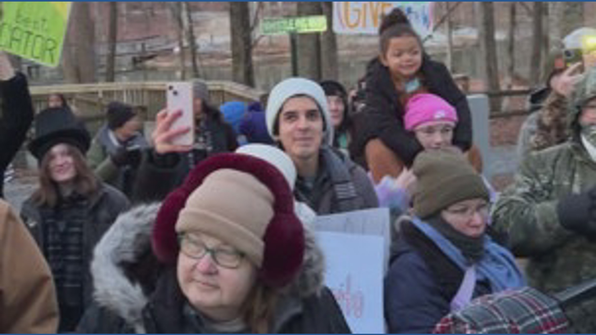 Groundhog Day 2026: Crowds gather to learn if Georgia's General ...