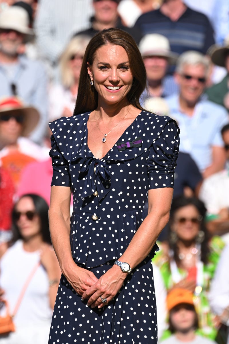 The “unknown” royal who “borrowed” Princess of Wales’ iconic outfit at ...