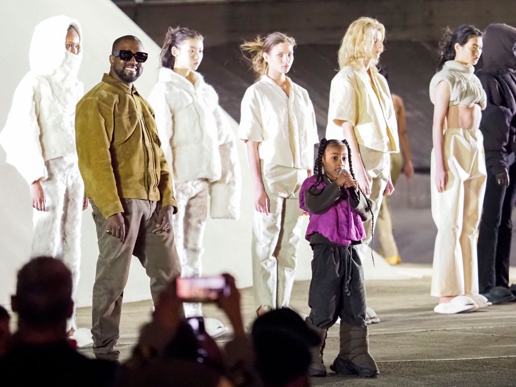 Kanye West’s latest performance with daughter North West has folks ...
