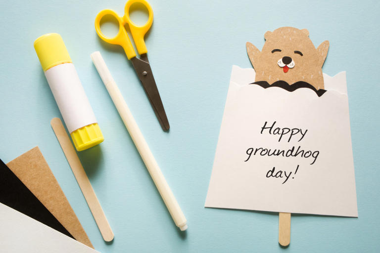10 cute and easy Groundhog Day crafts for kids to celebrate the holiday