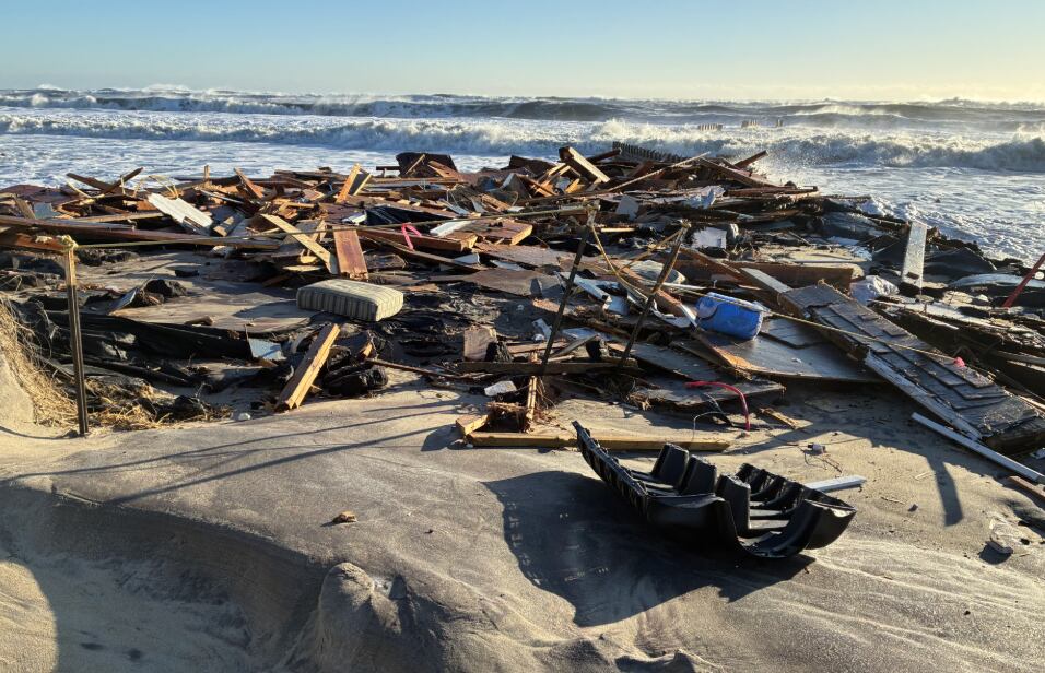 Visitors warned as ongoing winds raise threats to homes in Buxton, Rodanthe