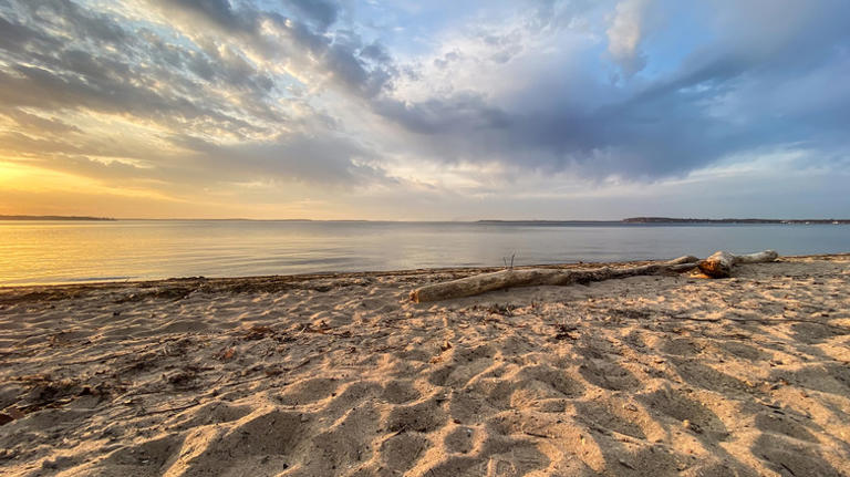 Madison's suburban Wisconsin village has golf, tennis, a swim beach ...
