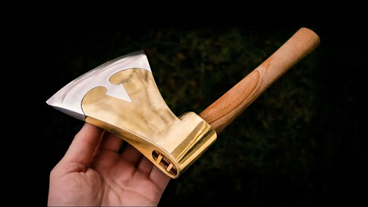 Dovetail tomahawk - wood & metal crafting