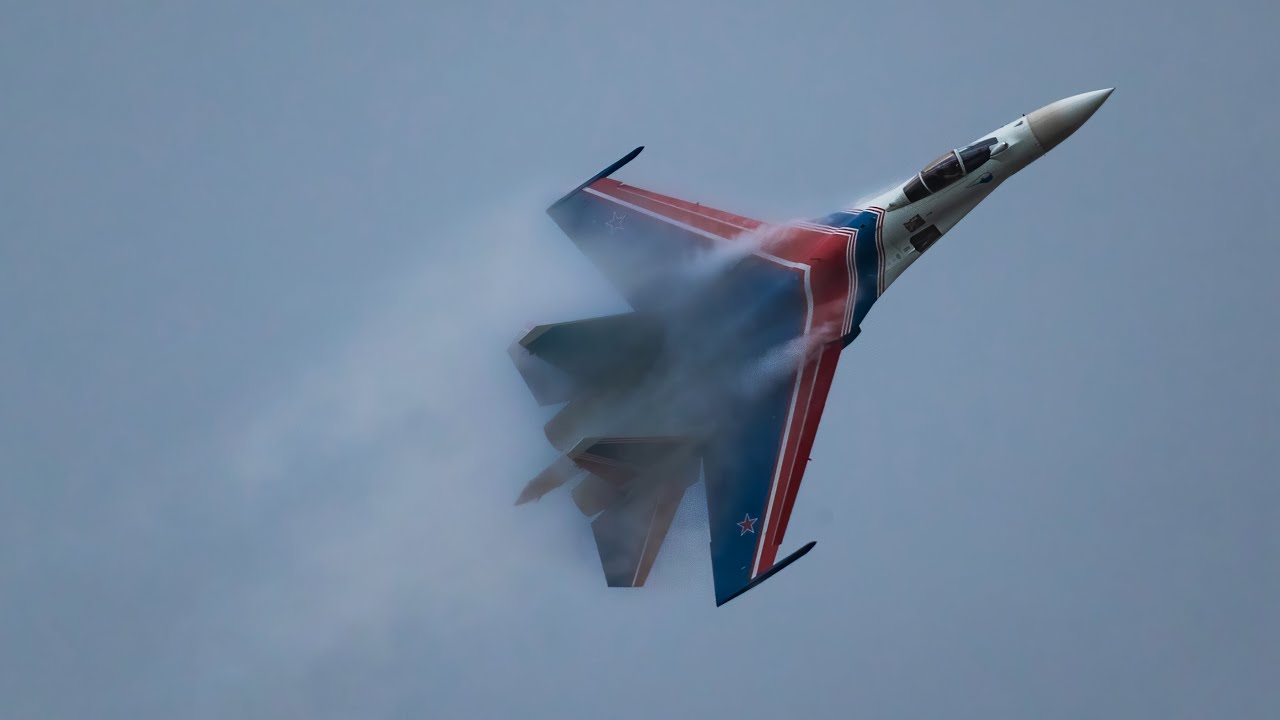 Russian Knights flew straight into the storm