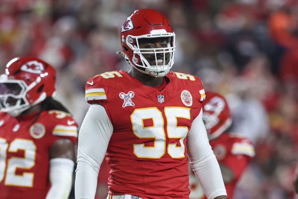 Chiefs re-sign ex-coaching staff member following Chris Jones’ strong ...