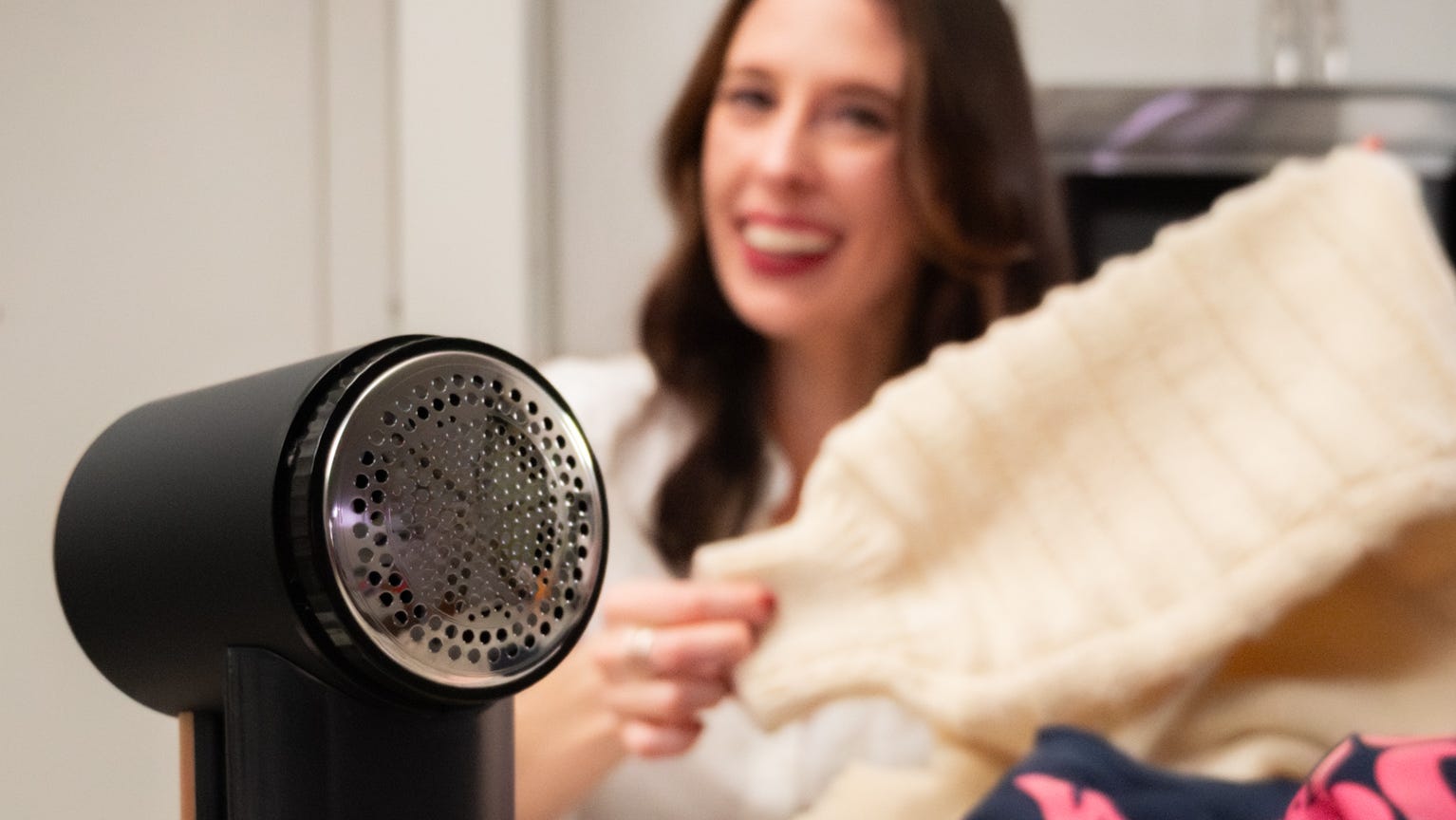 Get rid of pilling and fuzzy fabric with an electric fabric shaver