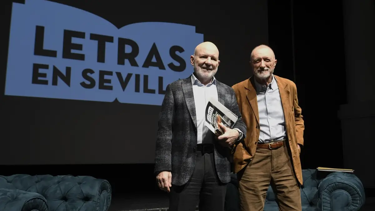 Pérez-Reverte reprograma las jornadas sobre la Guerra Civil para el 5 ...