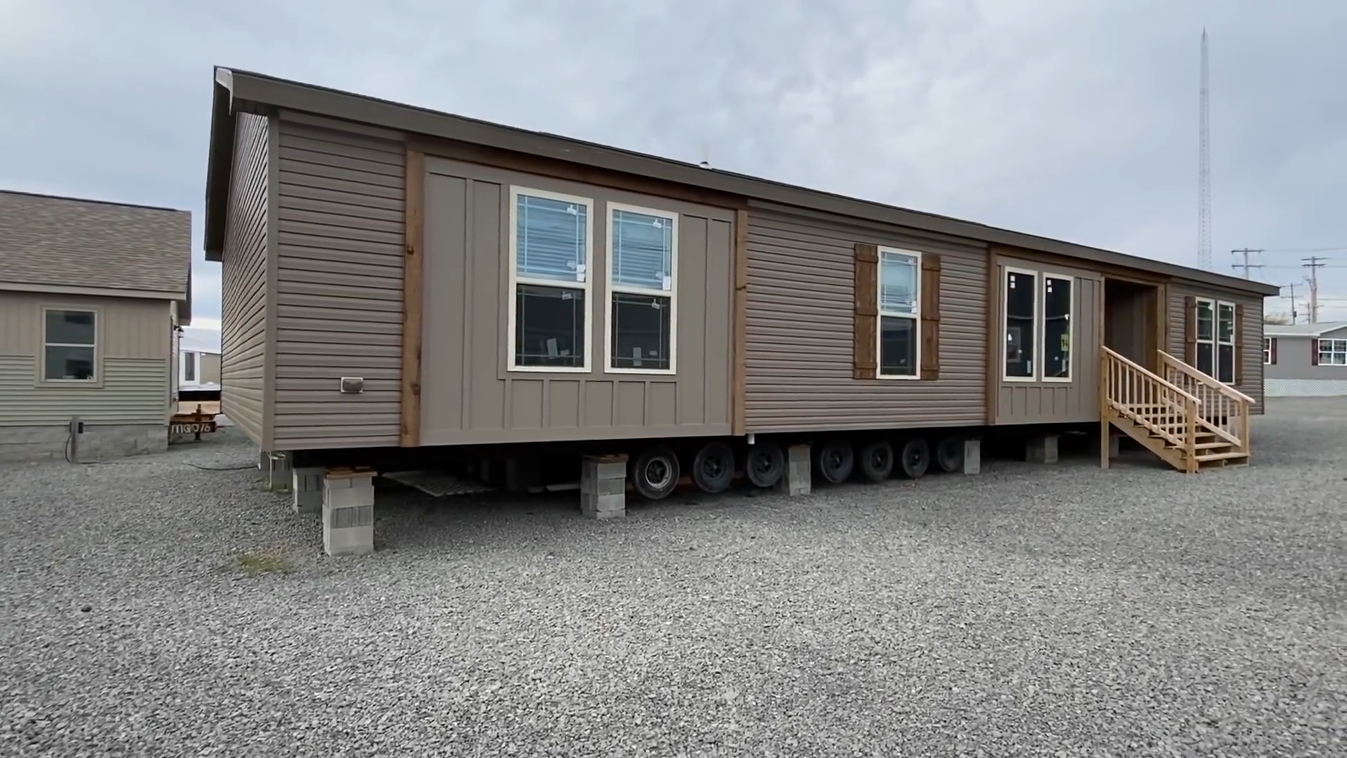 "Yule" by Deer Valley Homebuilders | 3 bed, 2 bath mobile house tour