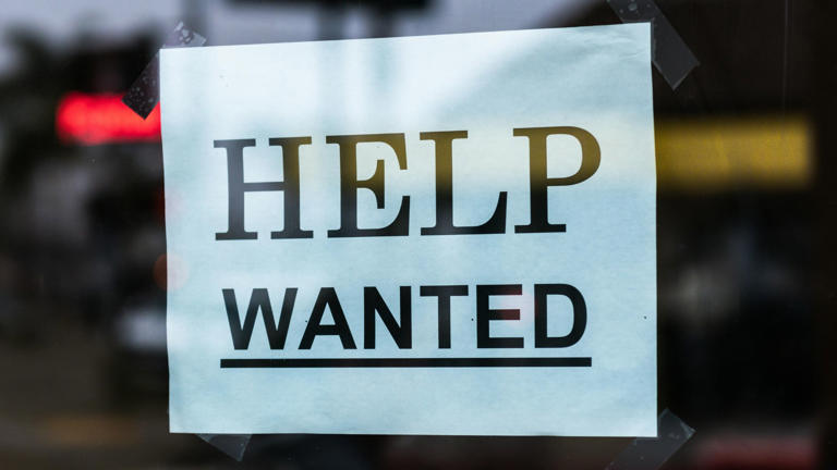 California among 5 states losing population as migration drops by half ...