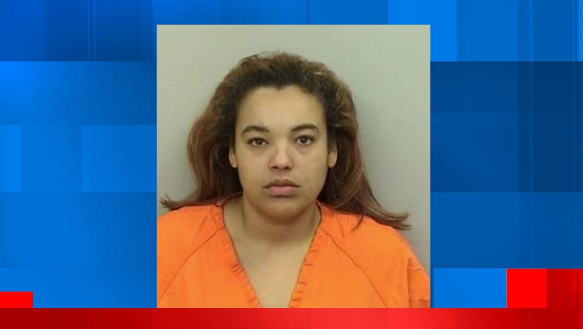 Woman accused of hitting construction worker in Iowa, driving off