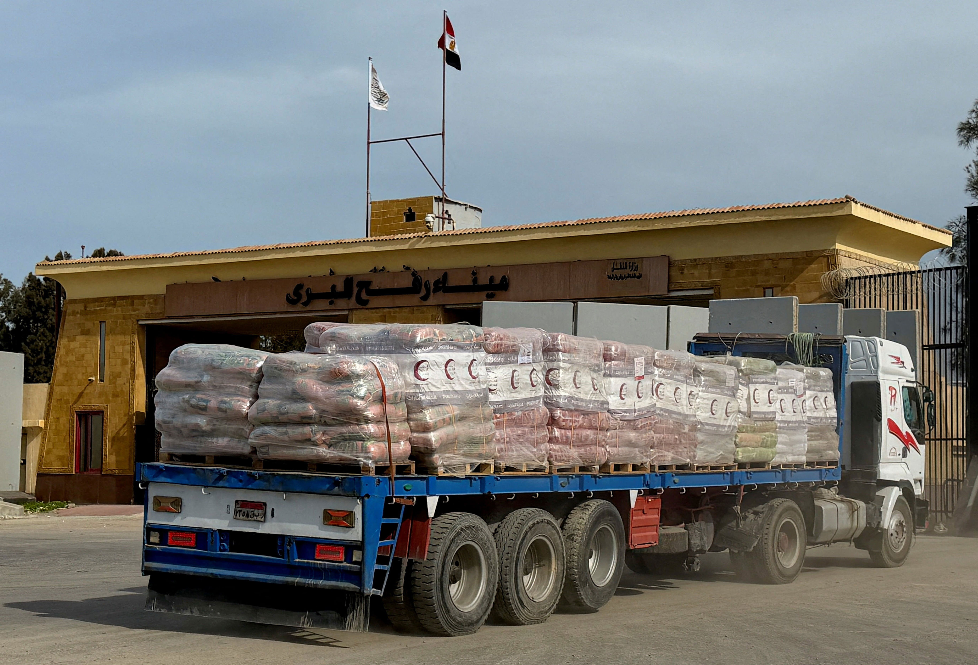 Rafah border fully reopens with new security protocols for Palestinians ...