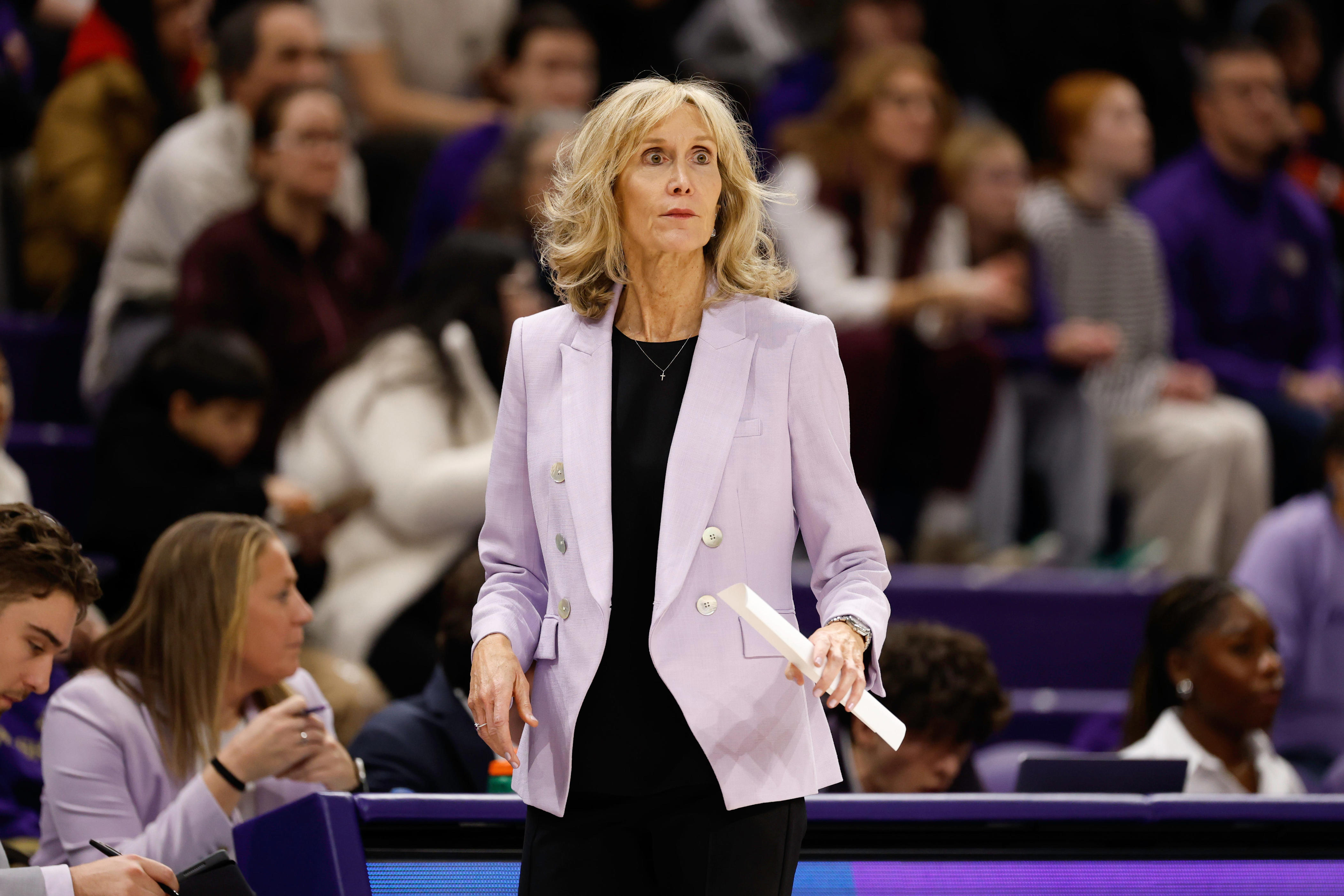 Washington women's basketball sputters in 75-66 loss to Illinois