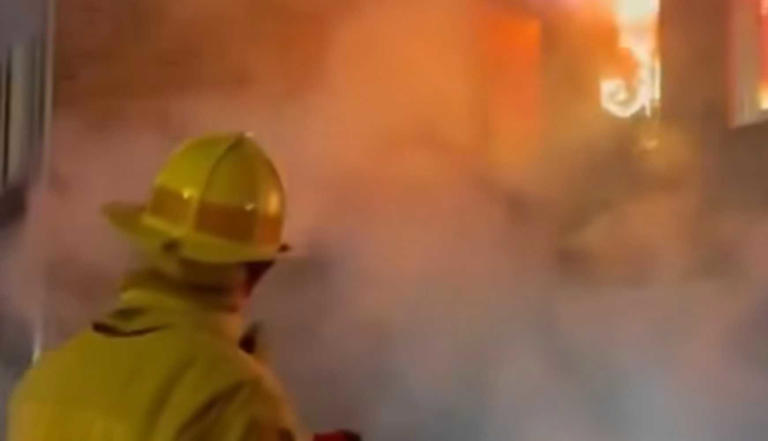 Gas-fed inferno rips through Virginia townhomes, triggering two-alarm ...