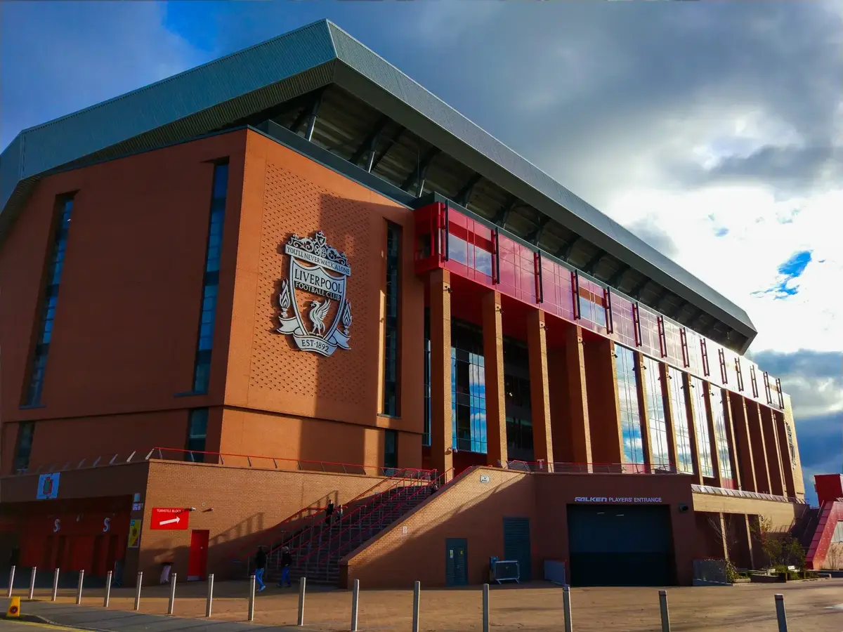Liverpool target set to sign new deal