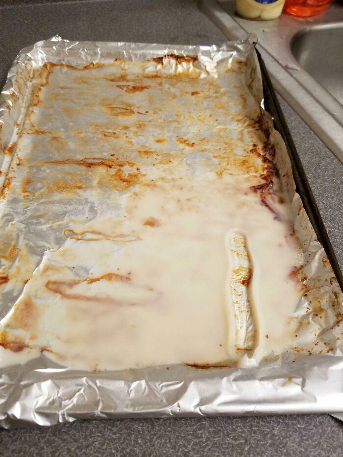 44 blood-boiling photos that show the worst roommates people have to ...