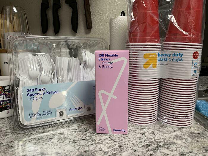 44 blood-boiling photos that show the worst roommates people have to ...