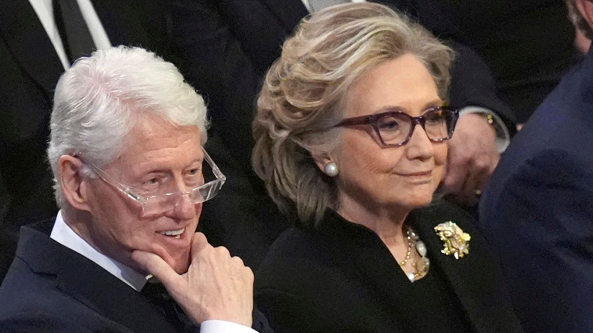 Fall Jeffrey Epstein: Bill Clinton und Hillary Clinton wollen nun doch ...