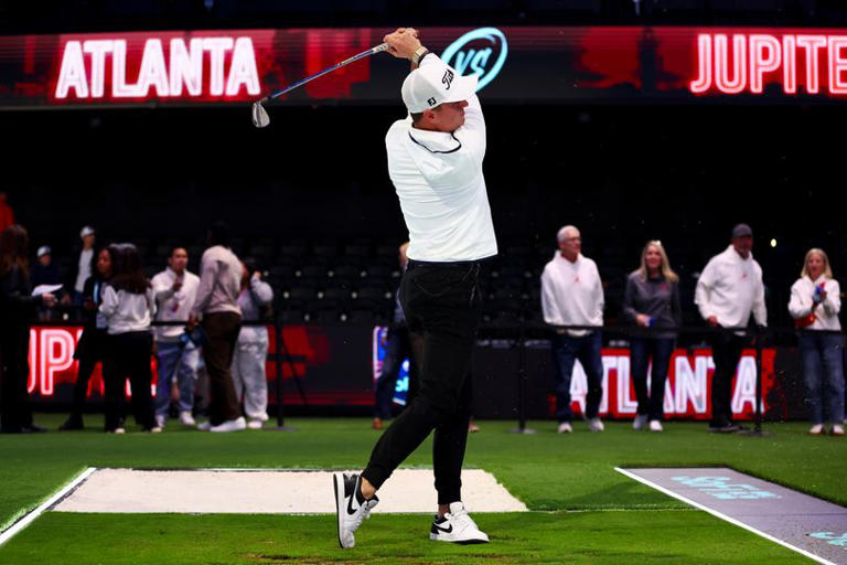 Justin Thomas follows Tiger Woods' lead after promise to fellow players