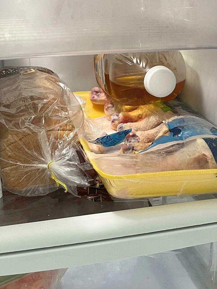 44 blood-boiling photos that show the worst roommates people have to ...