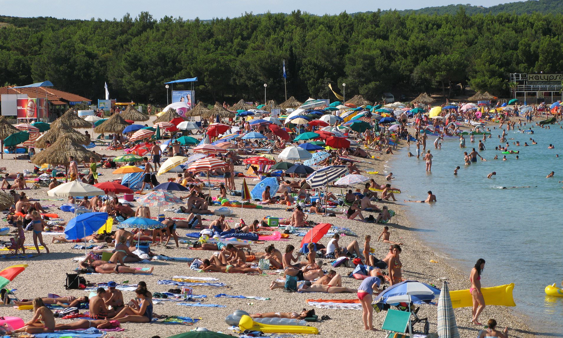 Is it really adios to the Brit abroad? Holiday habits like sitting by ...