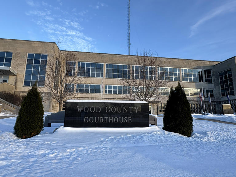 Wisconsin Rapids woman pleads not guilty to firing gun during argument