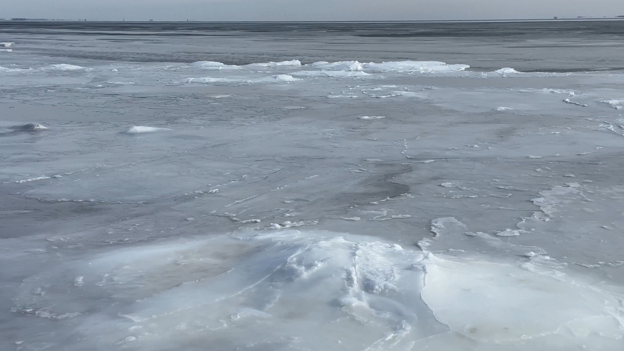 Chesapeake Bay freezes over during Arctic cold spell in Maryland, USA