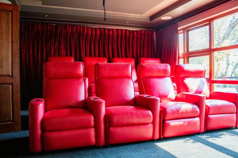 10 things that don’t belong in a well-designed living room