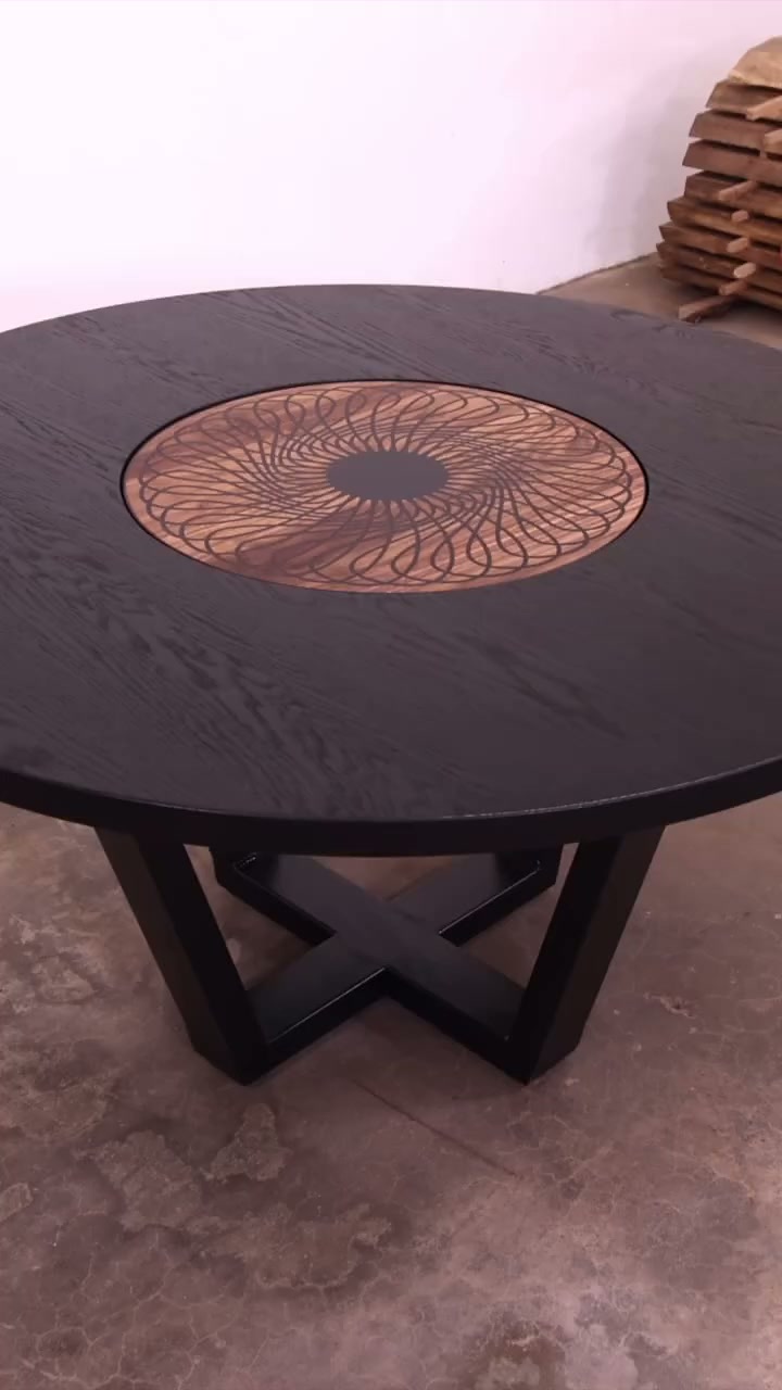 I built a simple but unique table base