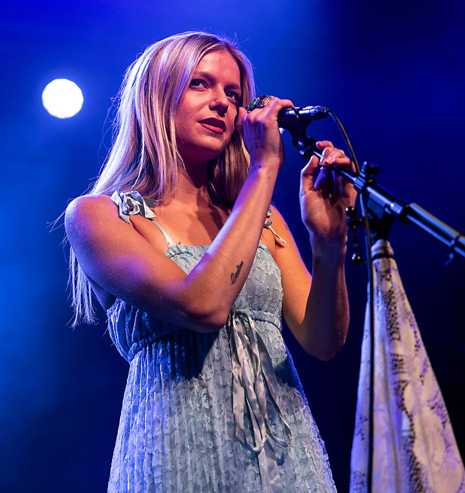Carter Faith recalls 'stressing' over having to 'pay my rent' months ...