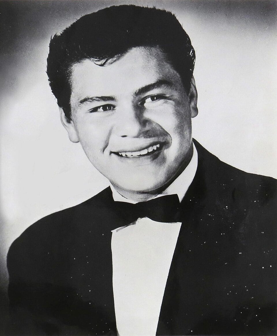 Ritchie Valens, Buddy Holly, the Big Bopper perish in plane crash