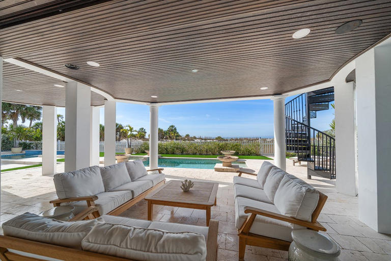 Hulk Hogan’s longtime Fla. home where he died gets $1.1 million price ...