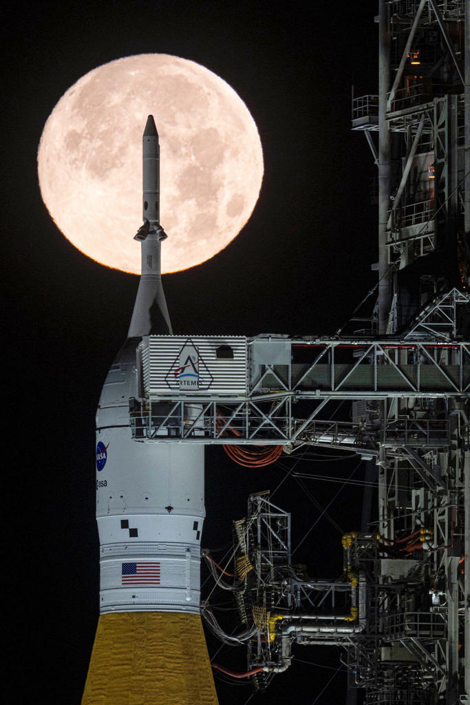 NASA hit by fuel leaks during a practice countdown of the moon rocket ...
