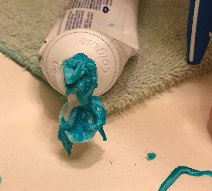 44 blood-boiling photos that show the worst roommates people have to ...
