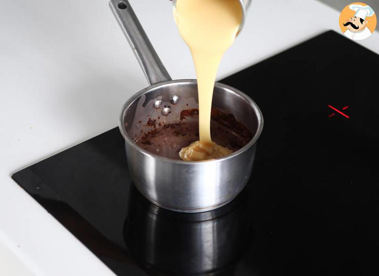 Hur gör man brigadeiro-glasyr för kakor?