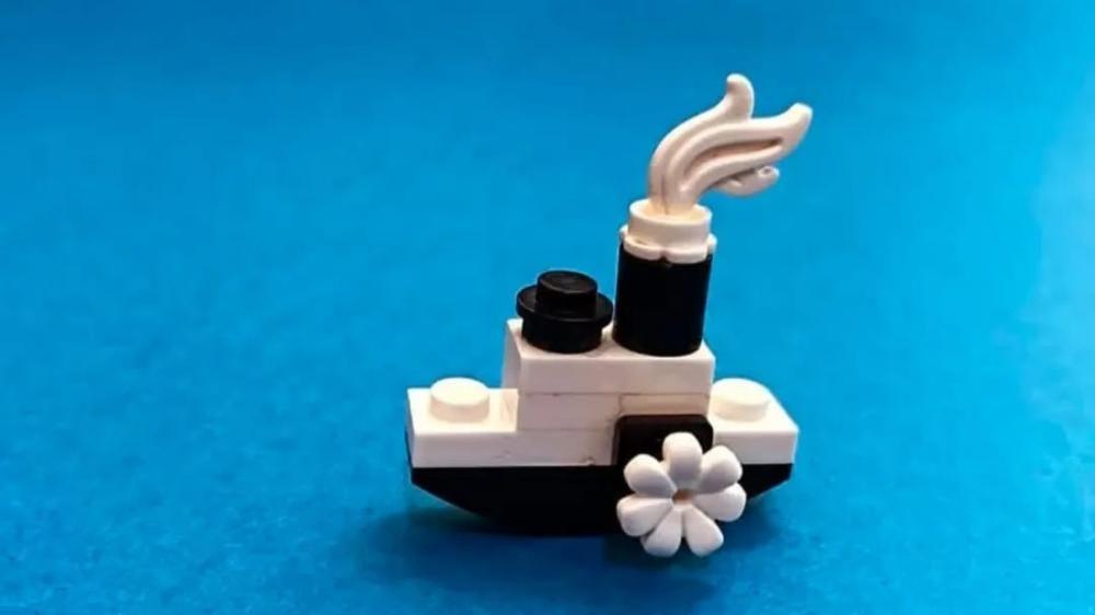 Lego fan helps charities with micro-movie builds