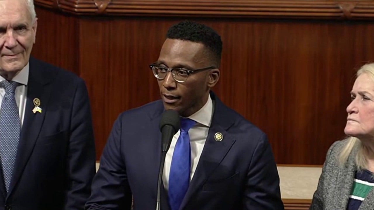 Christian Menefee sworn in Monday to represent Texas' 18th ...