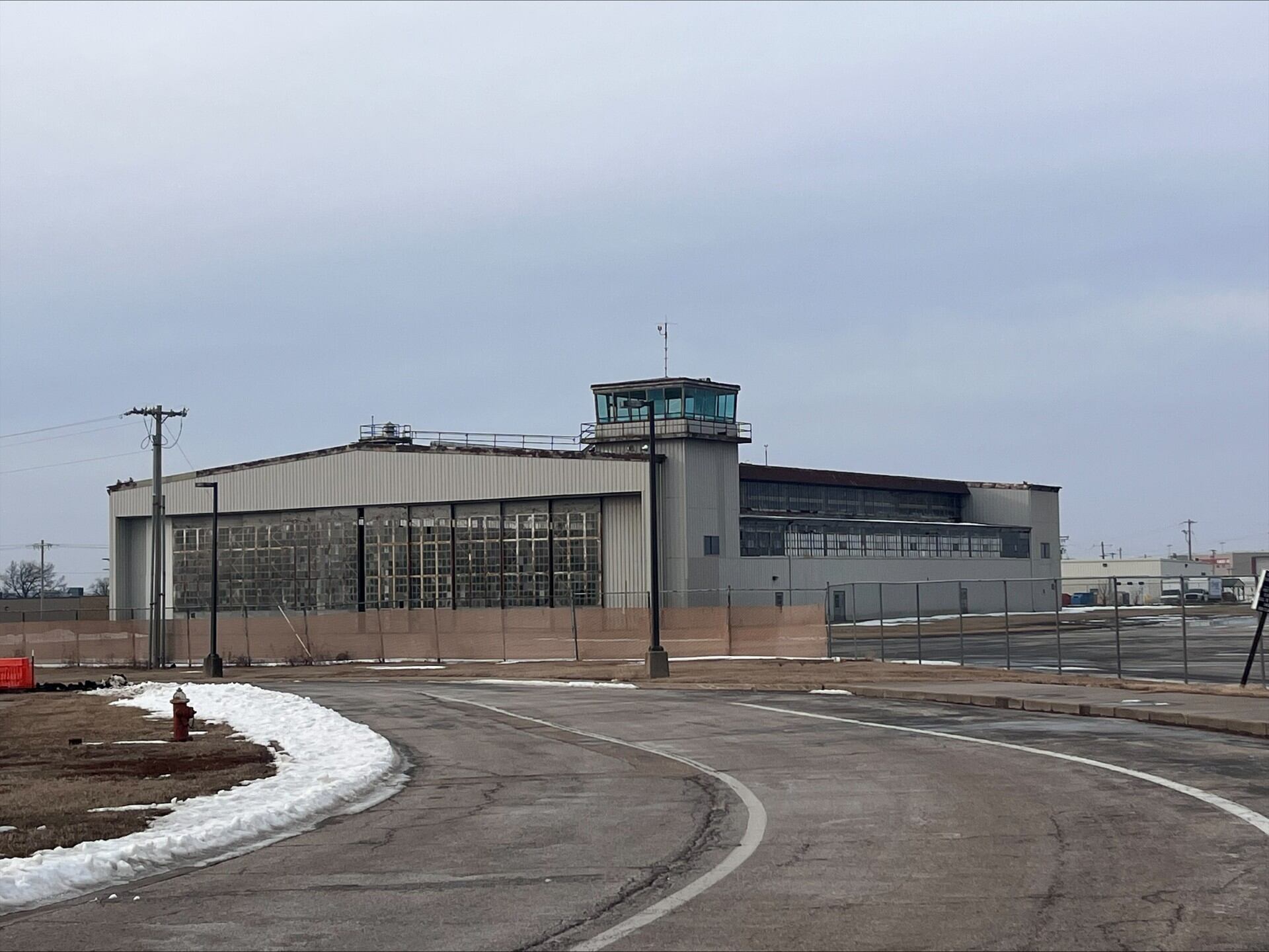New hangar at Topeka Regional Airport will bring over 300 new jobs to ...