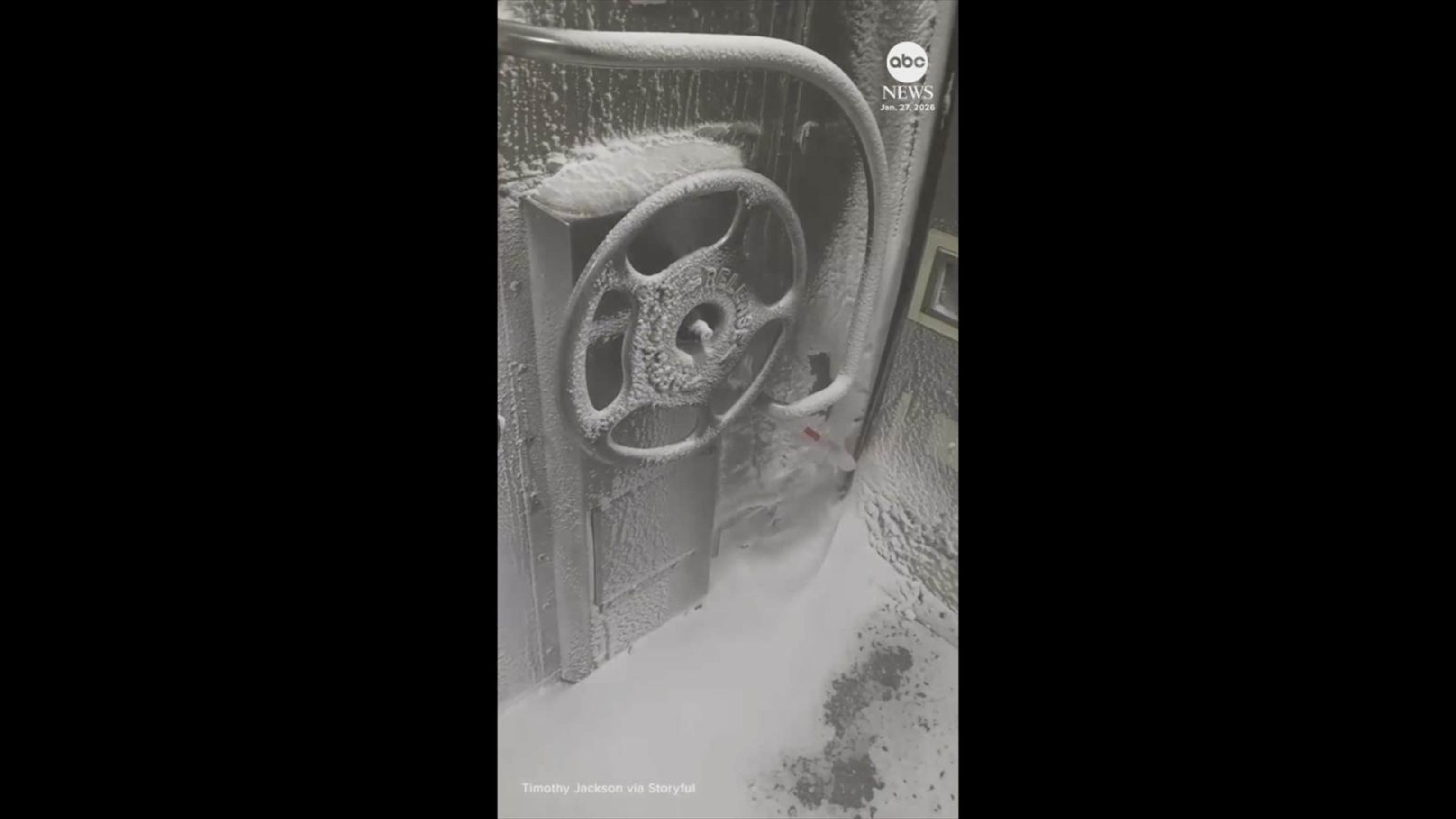 Amtrak passenger captures 'Narnia'-like conditions during train trip