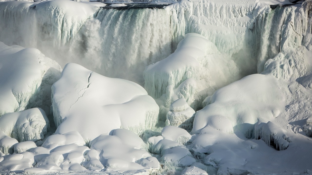 Why has Niagara Falls frozen? Breathtaking ice cliffs take over