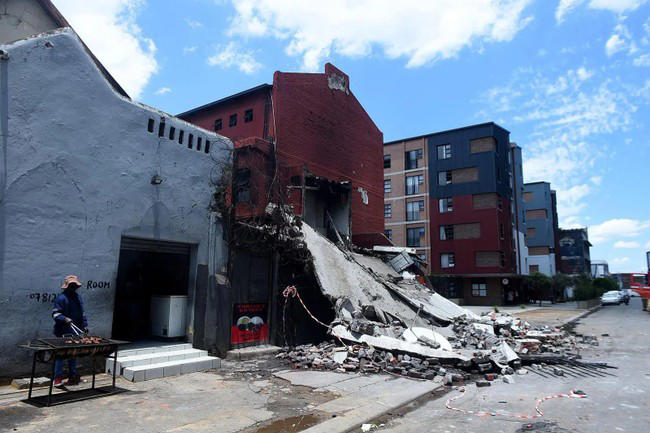 Three injured as transformer explodes in New Doornfontein, Gauteng
