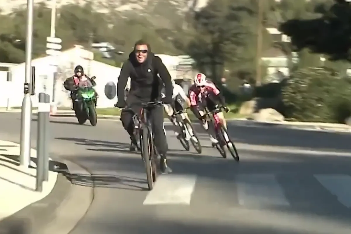 🎥 Gemist door het WK veldrijden? Eerste idioot op de weg nu al gespot ...