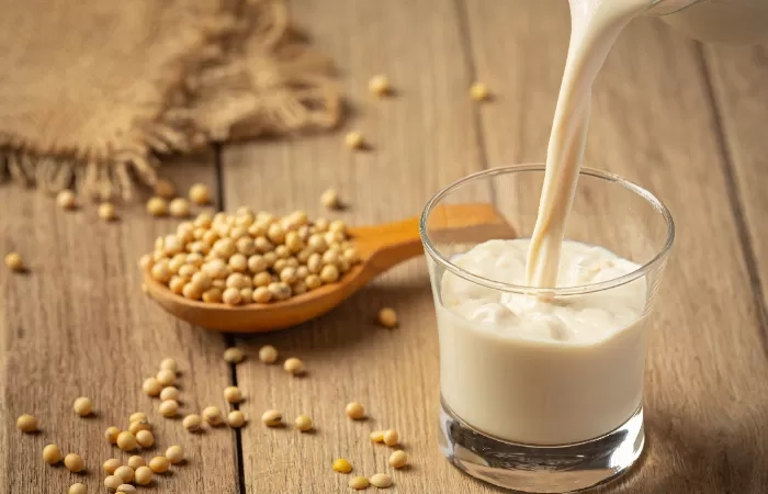 Rutin minum susu kedelai campur madu, ini 3 manfaat yang jarang disadari