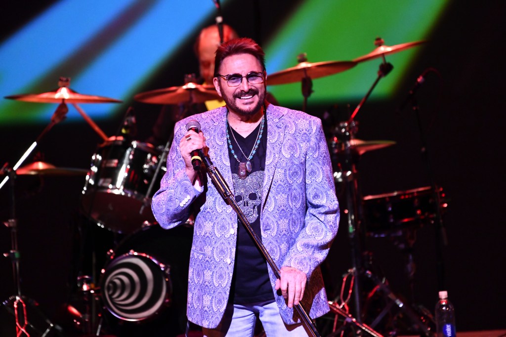 Chuck Negron Passes - Blogs & Forums