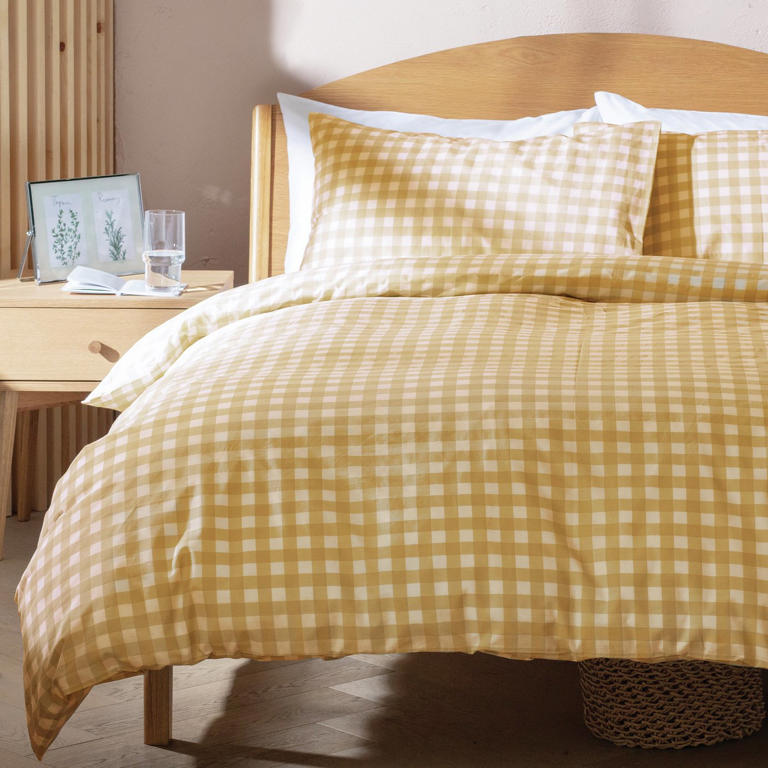 Primark is my secret weapon for pretty, budget bedding – this £14 set ...