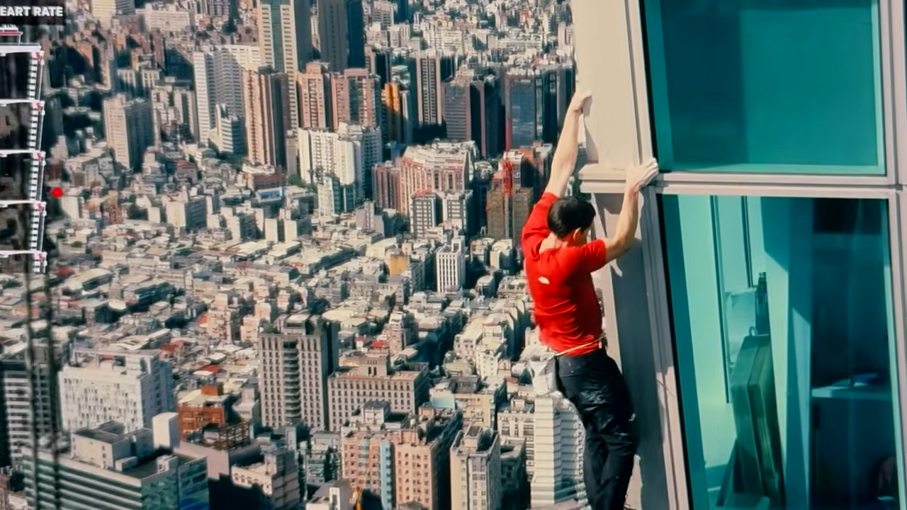 He stepped onto a 1600-foot wall in Taipei with nothing to catch him